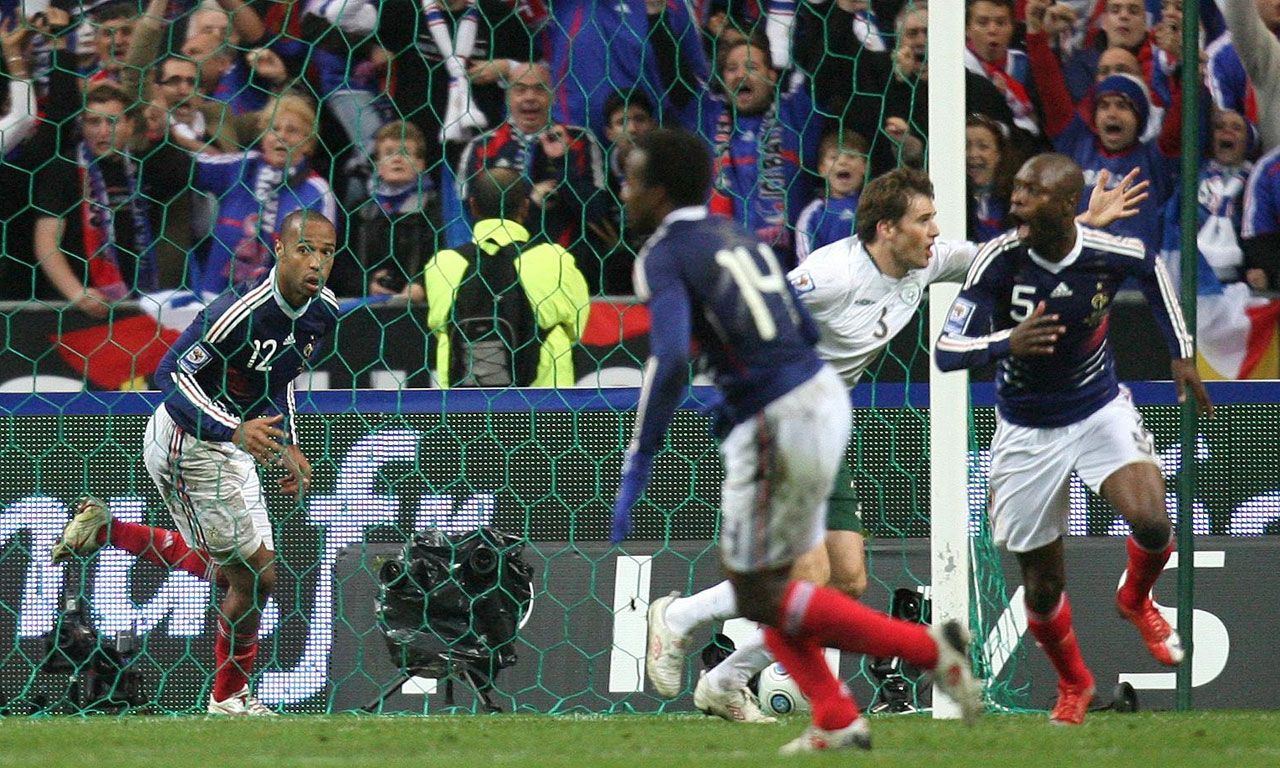 Richard Dunne reflects on infamous Henry handball, addresses own goal ...