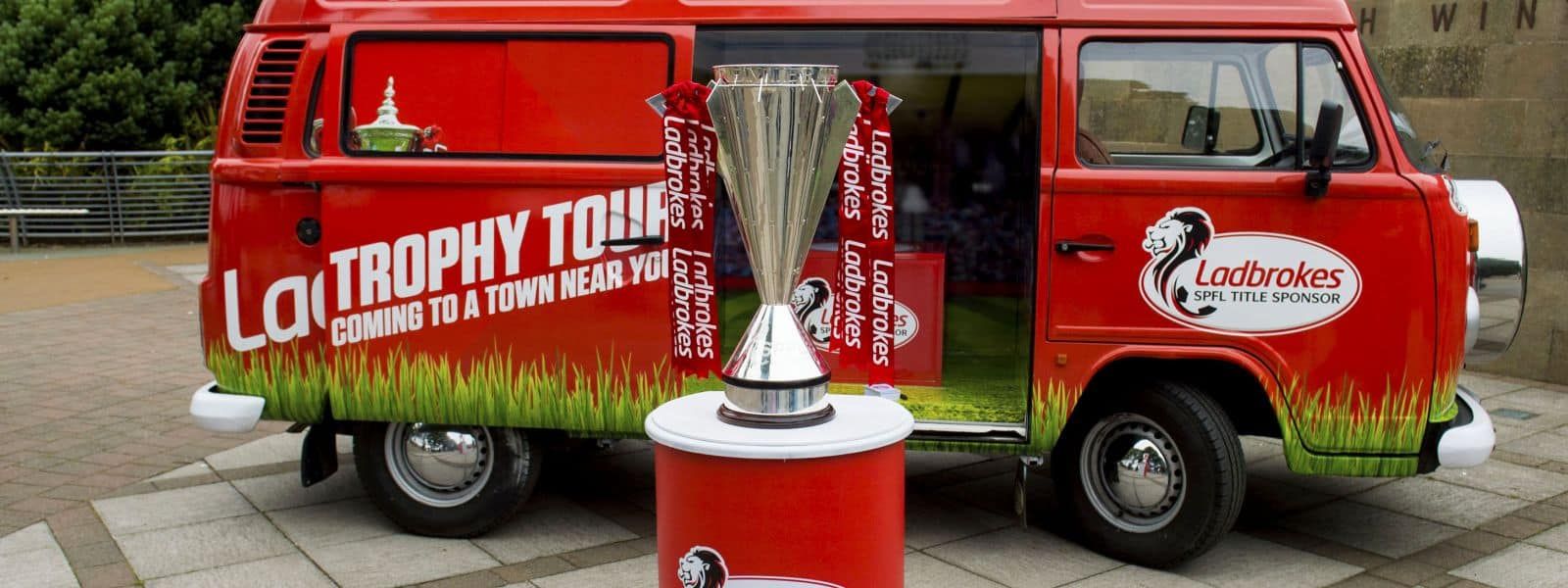 #LadsTrophyTour: Get your hands on the Ladbrokes Premiership!