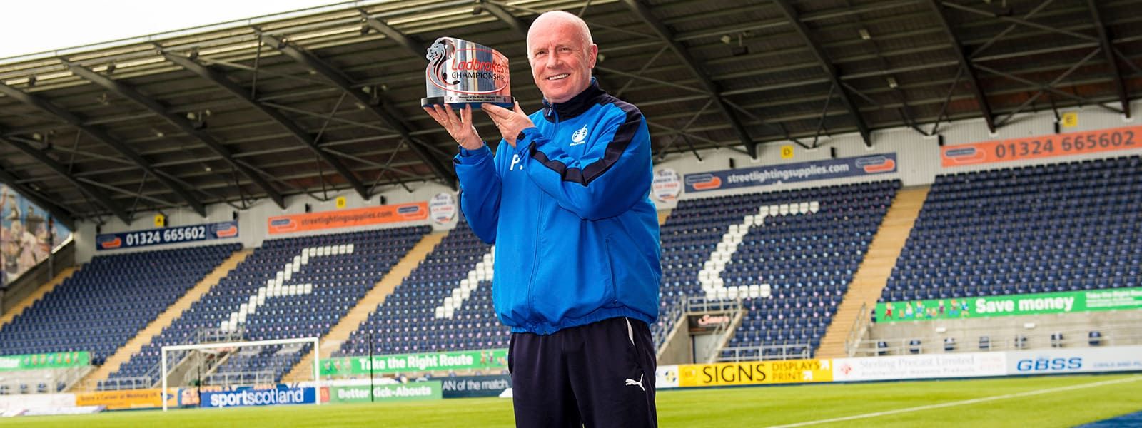 Peter Houston named Ladbrokes Championship Manager of the Month